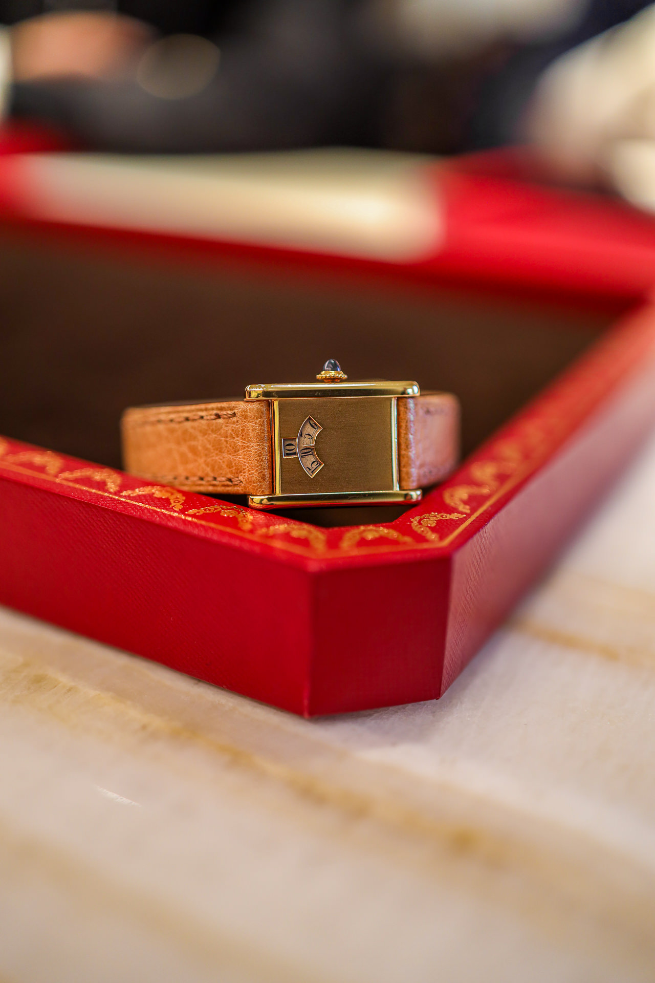 Hands-On: Die Cartier Tank à Guichets - WATCHLOUNGE